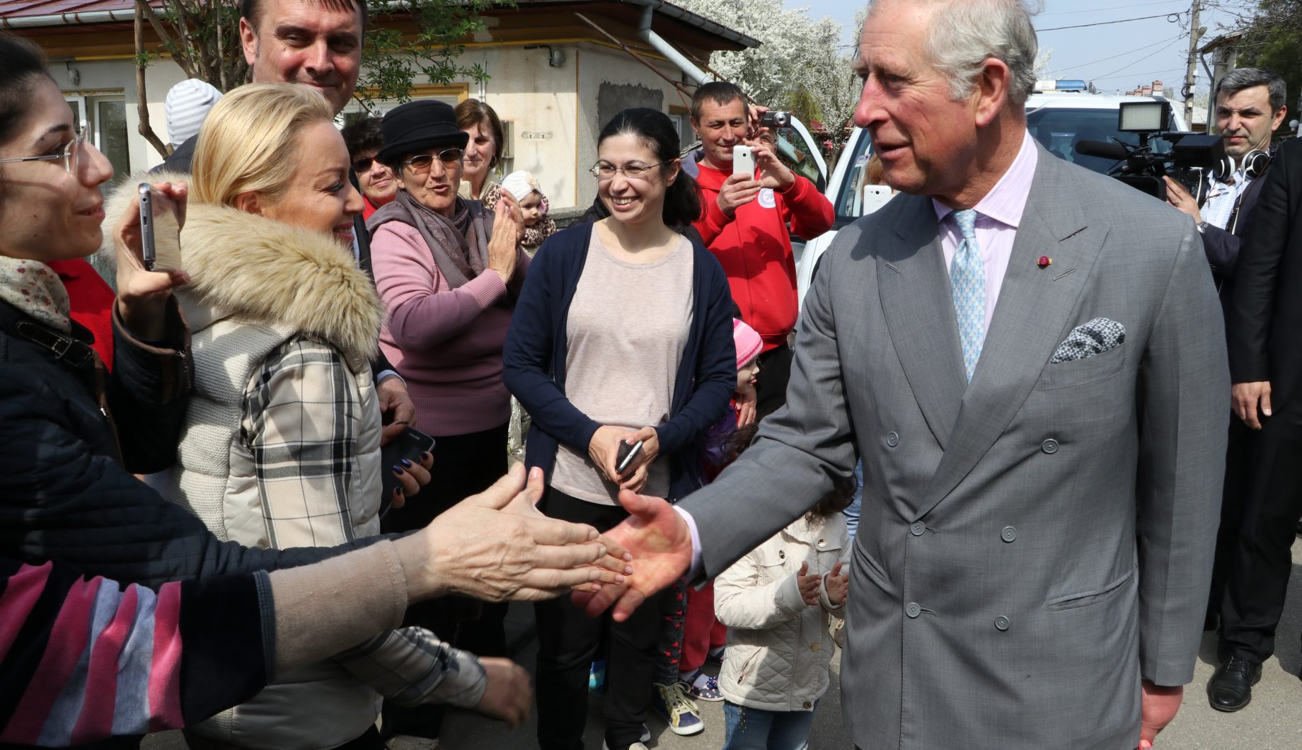 FARA Charity - A family for those without