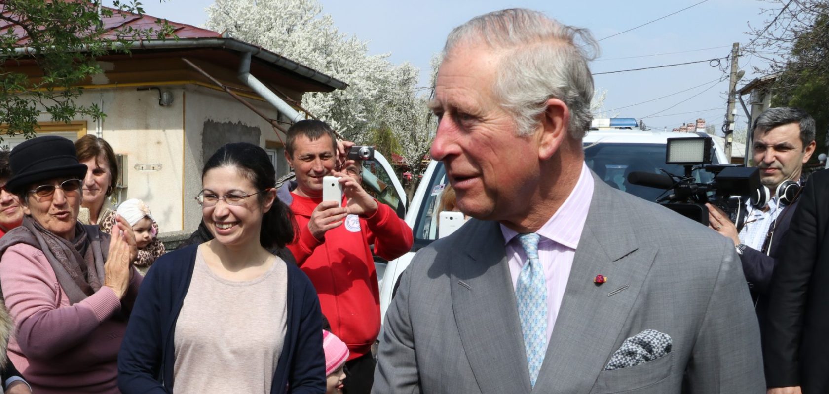 FARA Charity - A family for those without